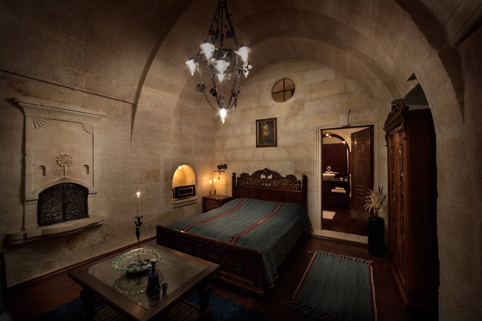 Chevalier | Sacred House Hotel