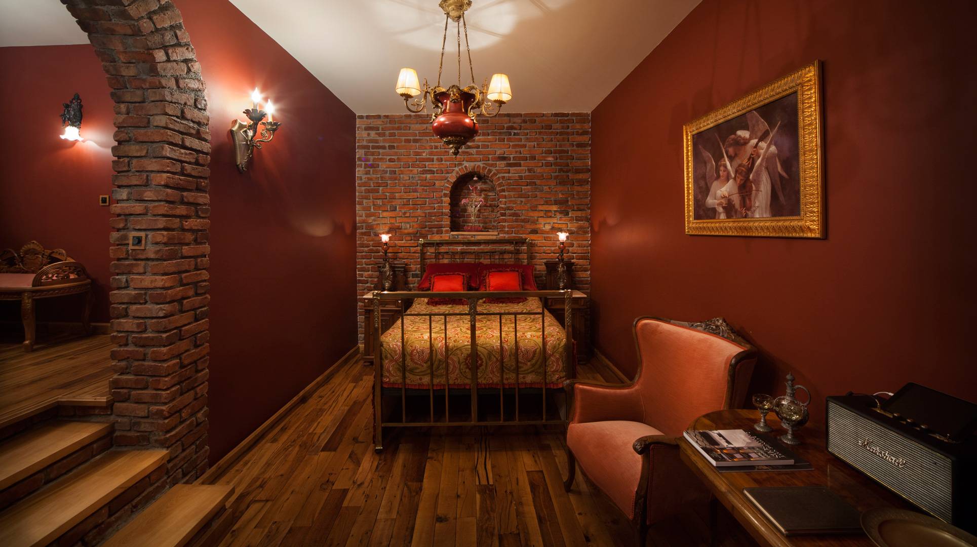 Divine | Sacred House Hotel