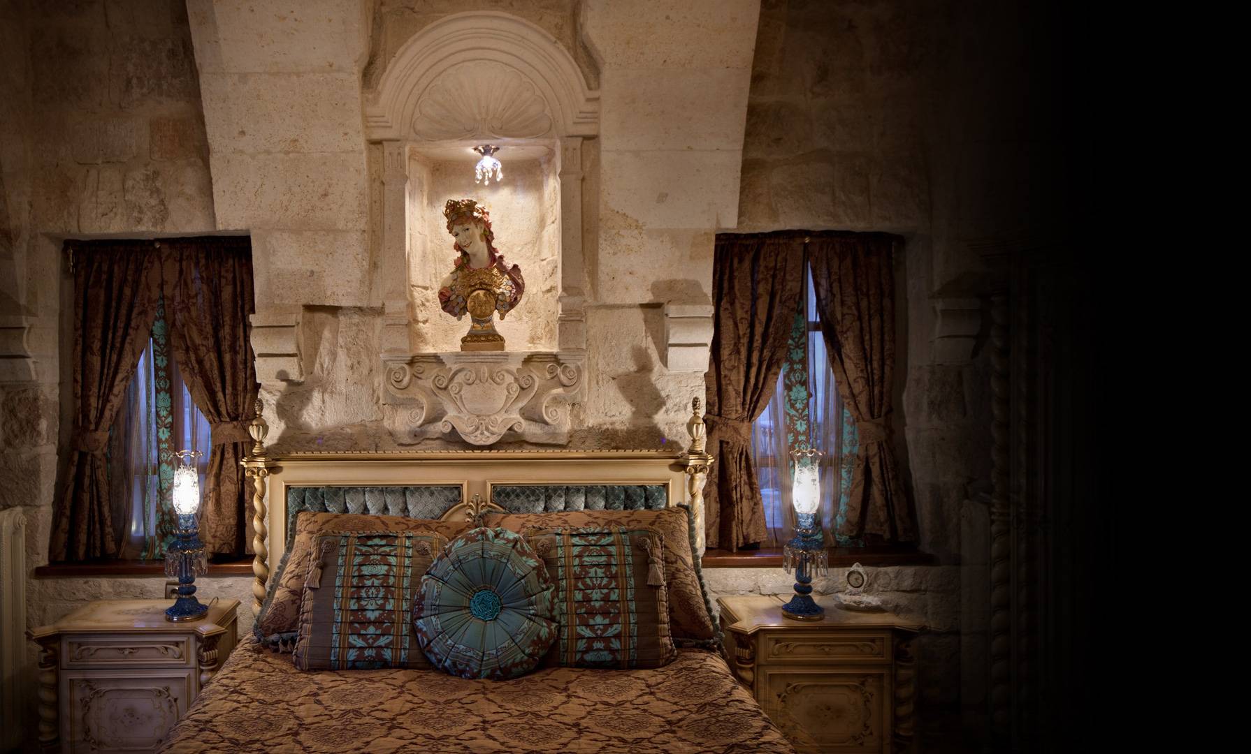 Harem | Sacred House Otel